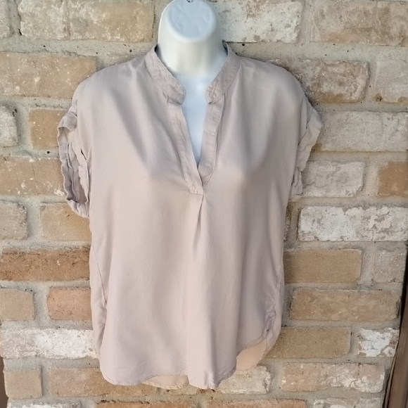 cloth & stone | Tops | Cloth Stone Light Tan Blouse | Poshmark